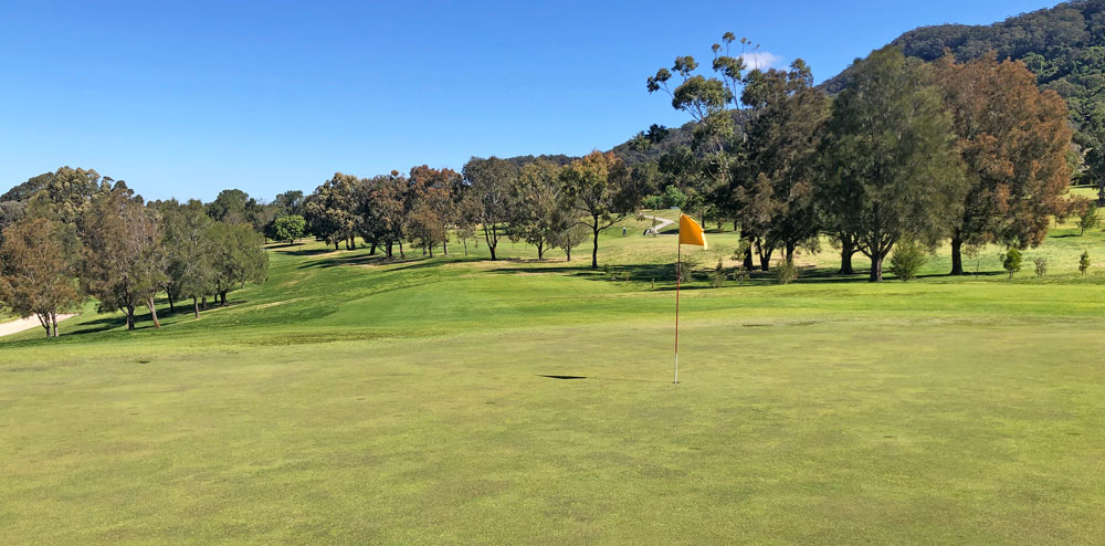 Hole 4: Russell Vale | The Vale Golf